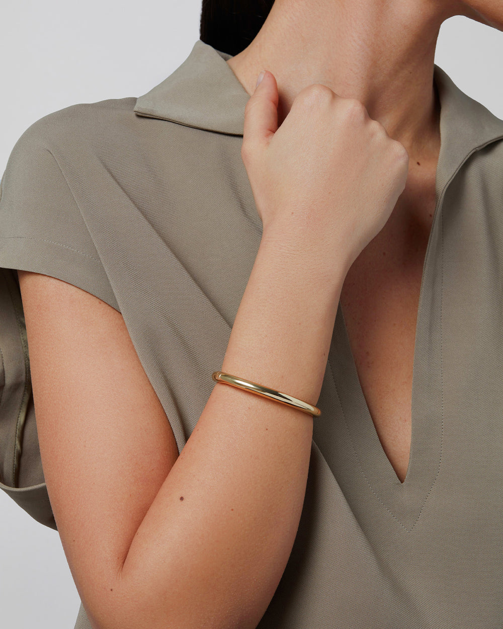 Gia Bangle | Chunky Gold Bangle Bracelet | JENNY BIRD
