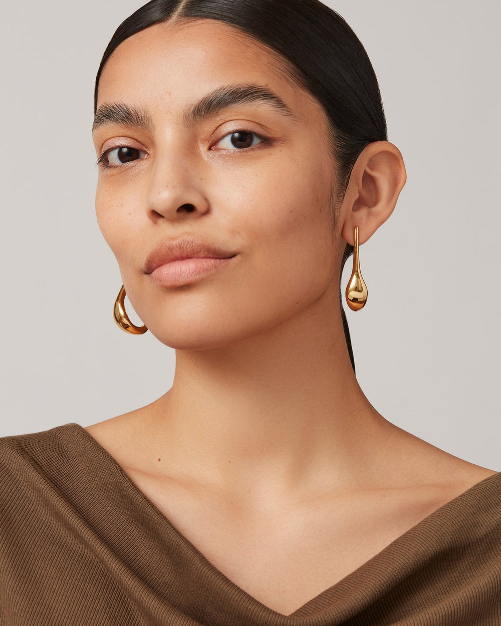 Colette Hoop Earrings | Medium Gold Unique Hoops | JENNY BIRD