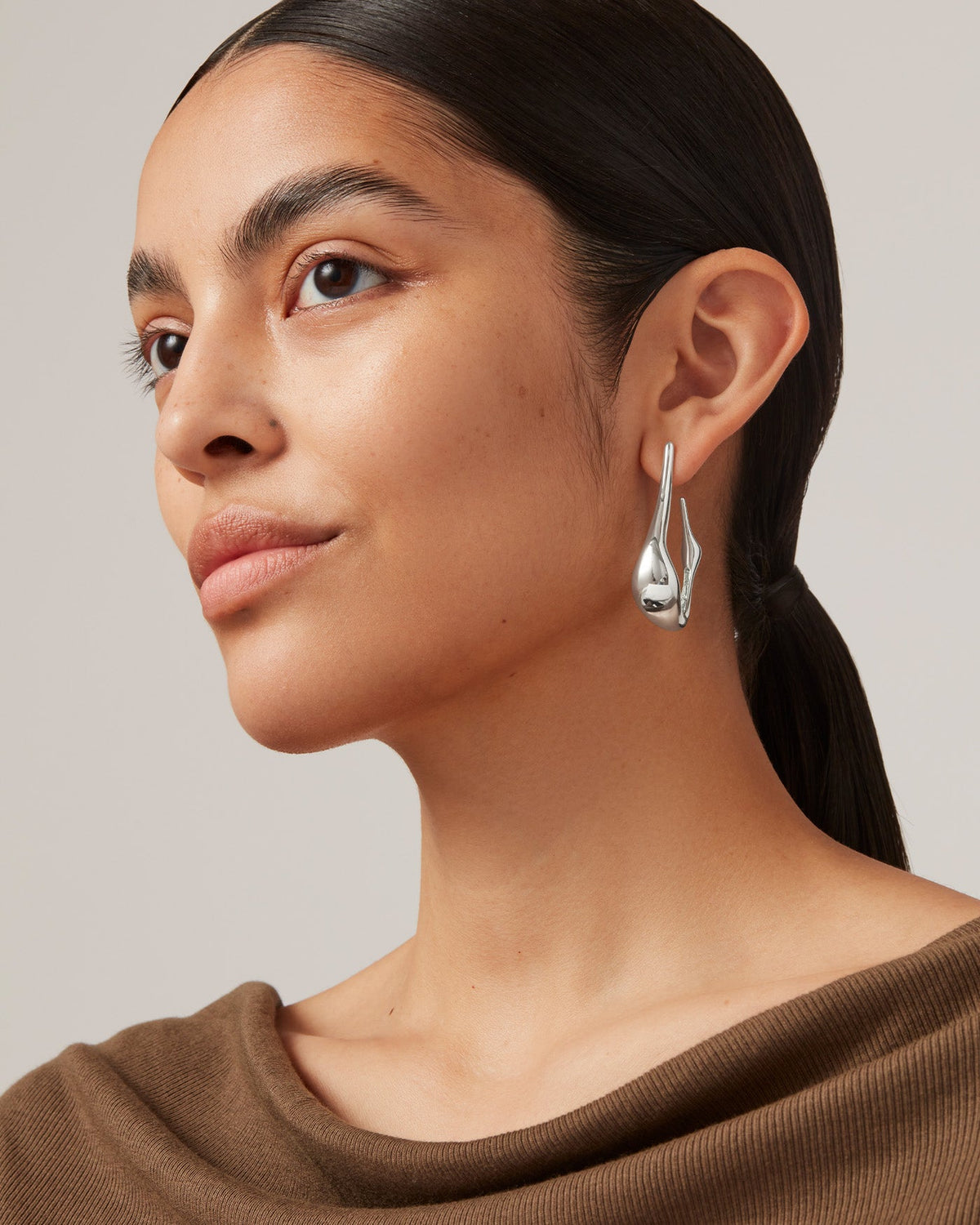 Colette Hoop Earrings | Medium Silver Unique Hoops | JENNY BIRD