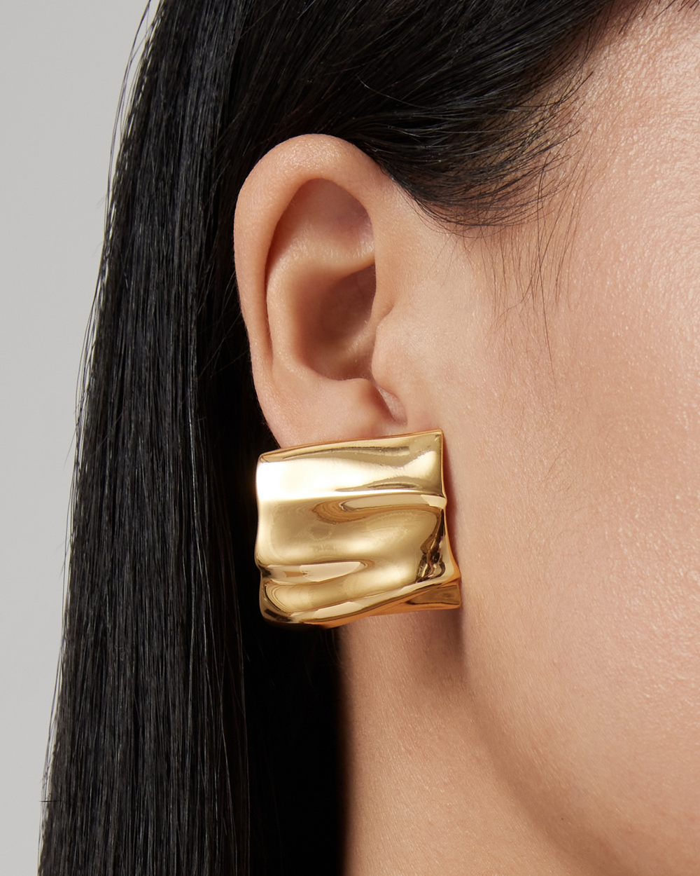 Sundra Earrings | Gold Button Earrings | JENNY BIRD