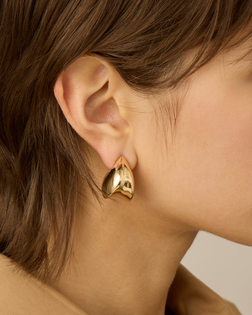Paige Puff Gold Teardrop Earrings | JENNY BIRD